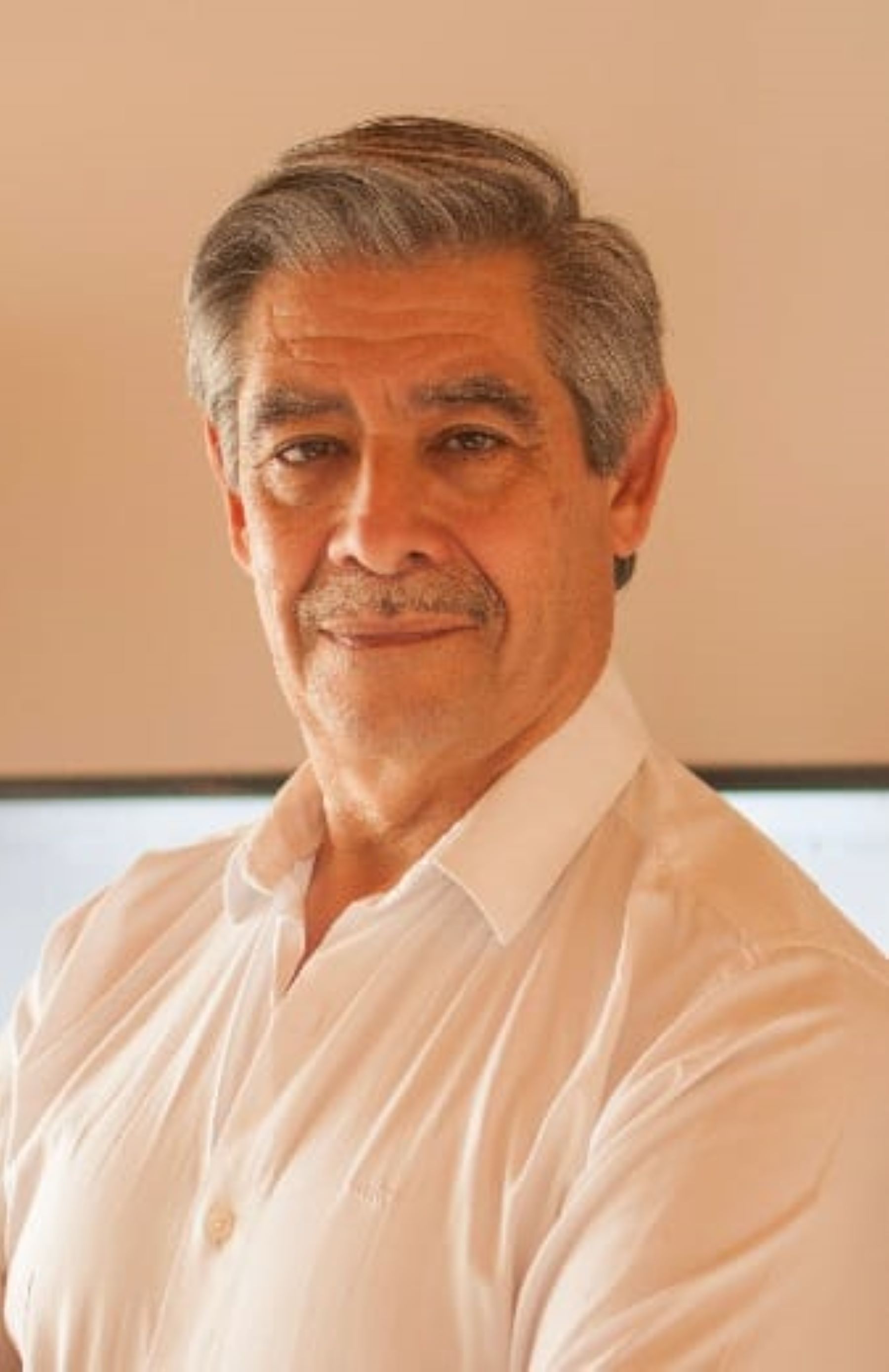 Rubén, el cirujano de Cipolletti, que lleva 43 años como médico: «Es un ...