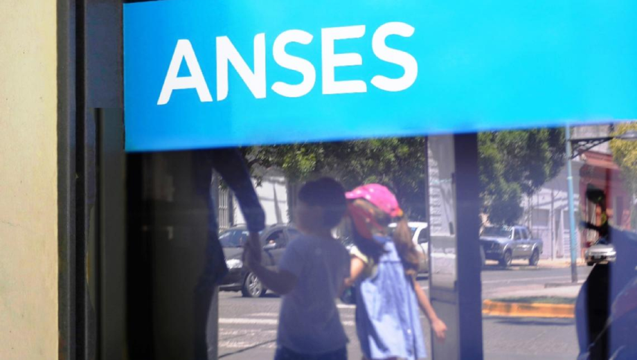 Asignaciones de Anses: a cuánto llegará la AUH en agosto 2025 - Diario Río Negro