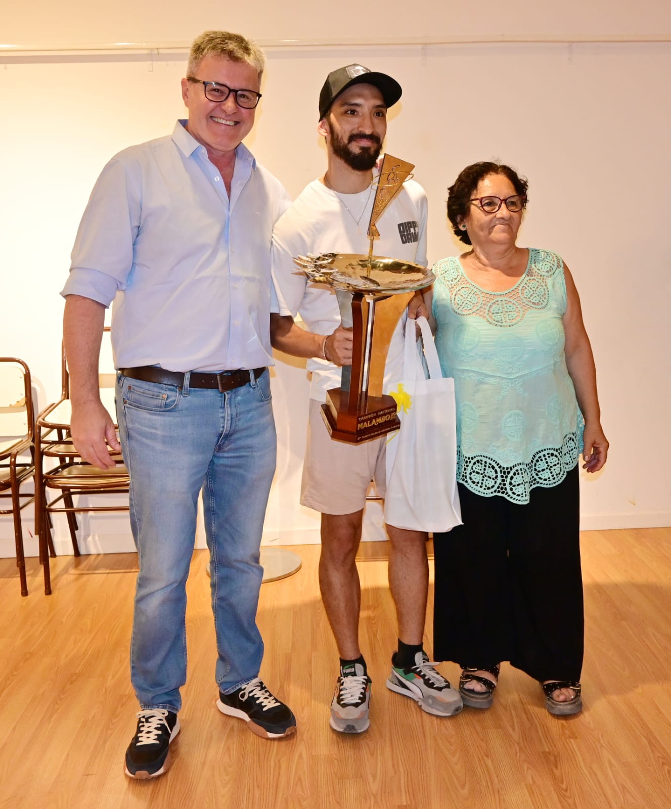 El mejor bailarín del Malambo en Plaza Huincul: ruidosa bienvenida a ...