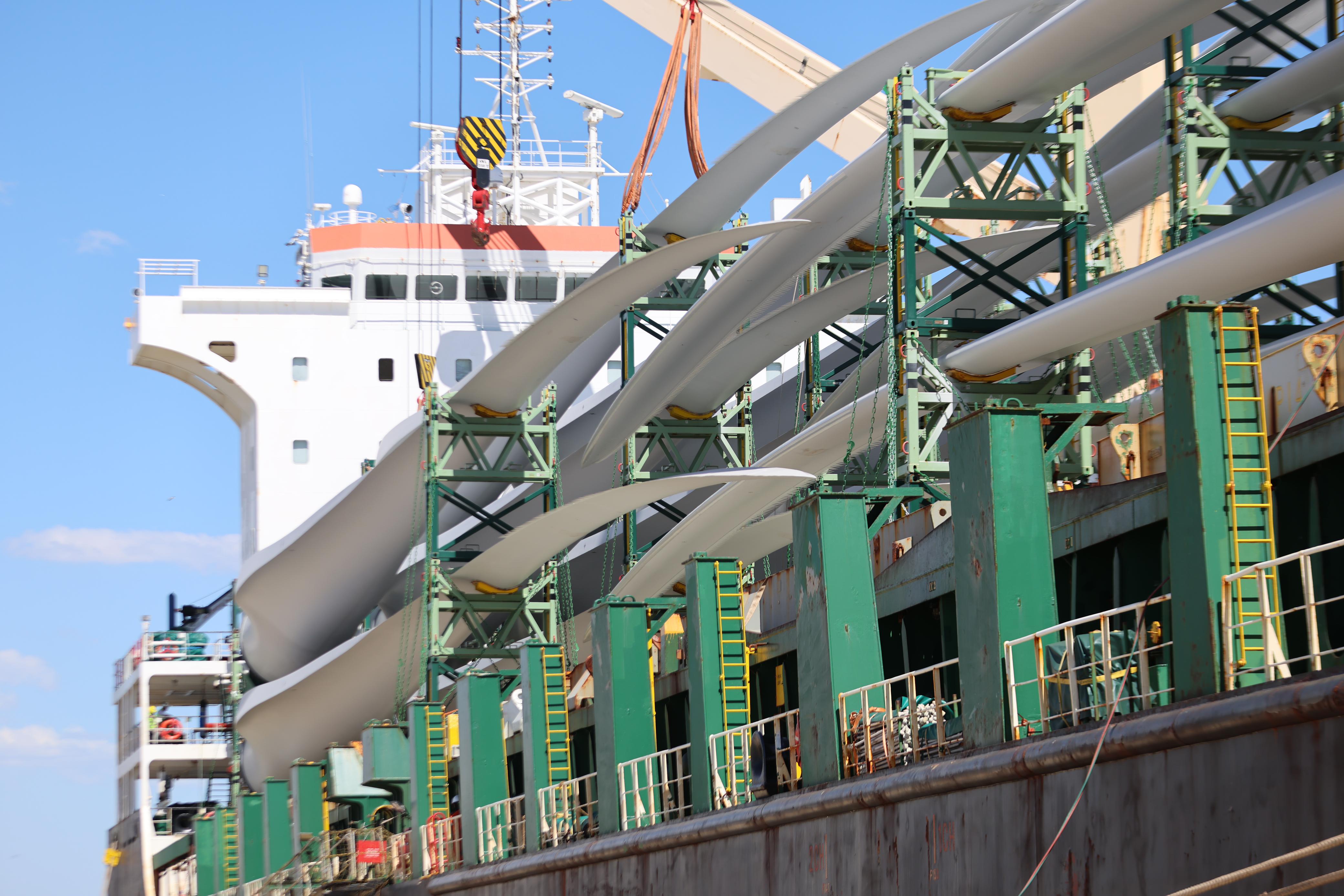 Parque eólico Casa de YPF Luz: en fotos, así fue la llegada de los aerogeneradores al país ...
