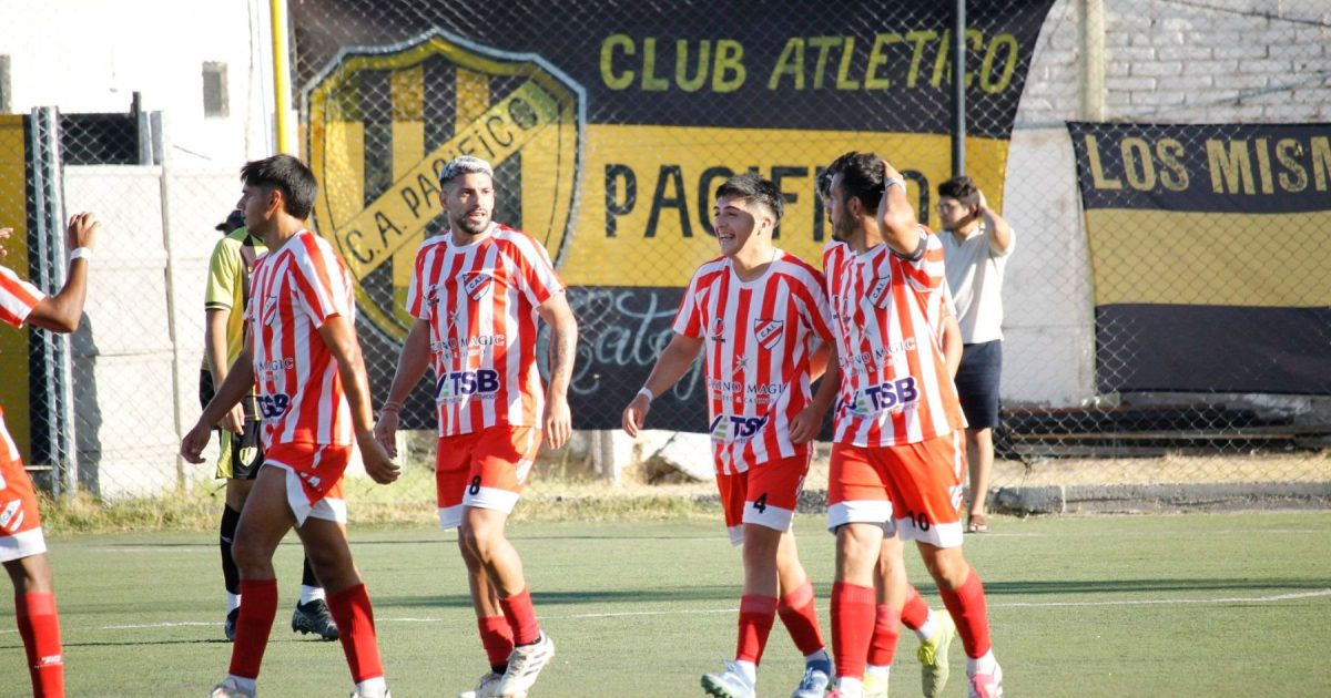 Con dos jugadores menos, Independiente de Neuquén le ganó el clásico a ...