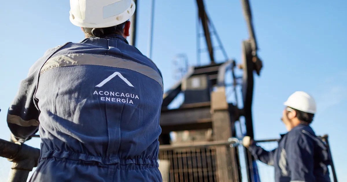 Bokep indo windy she has real tits but appears like there