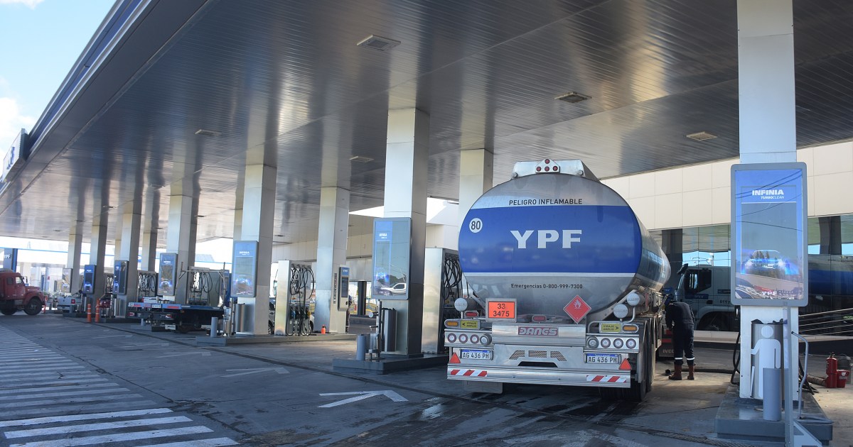 YPF aumenta sus combustibles desde medianoche: cómo quedarían los precios en Neuquén y Río Negro ...