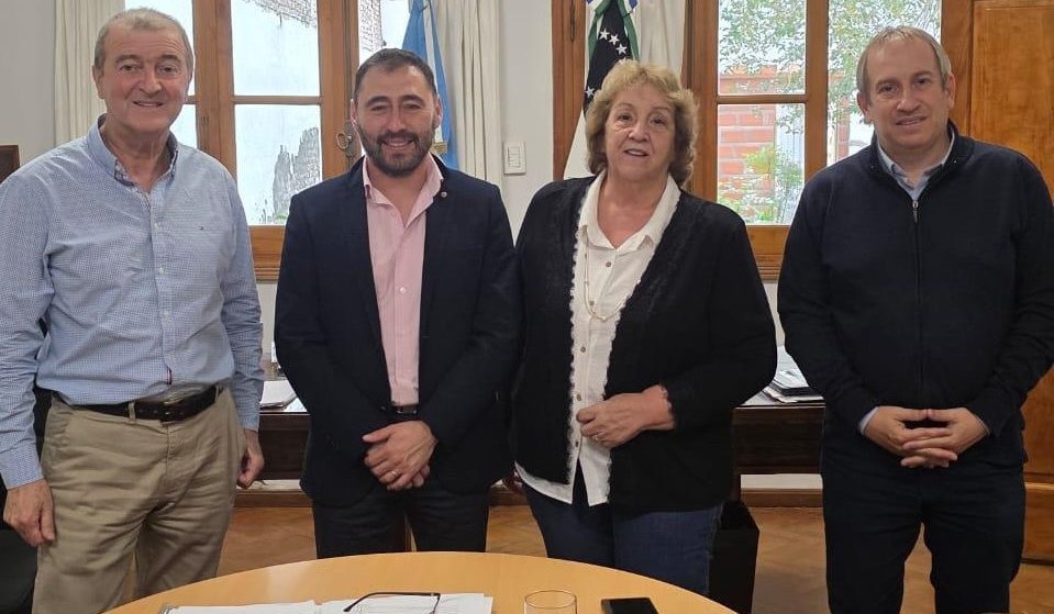 Tortoriello se reunió con el libertario Román y se mostró como gestor ...