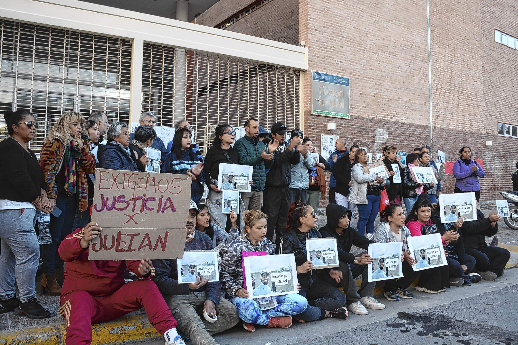 Video | Dolor y desconsuelo por el crimen de Julián Dobra: gran ...