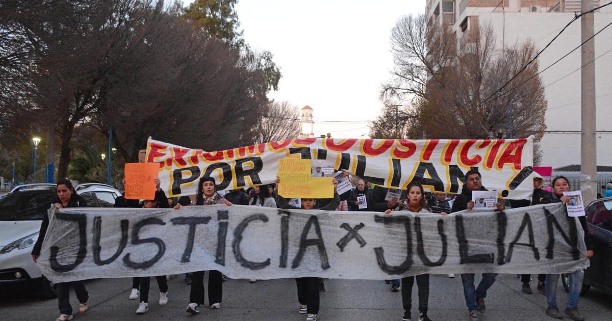 Segunda marcha por el crimen de Julián Dobra en Roca: «No es venganza ...