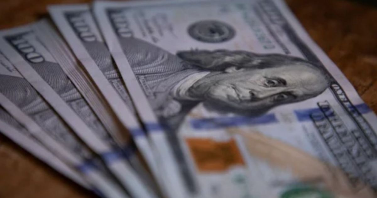 El pago del aguinaldo, ¿clave para calmar al dólar?: qué explica la ...