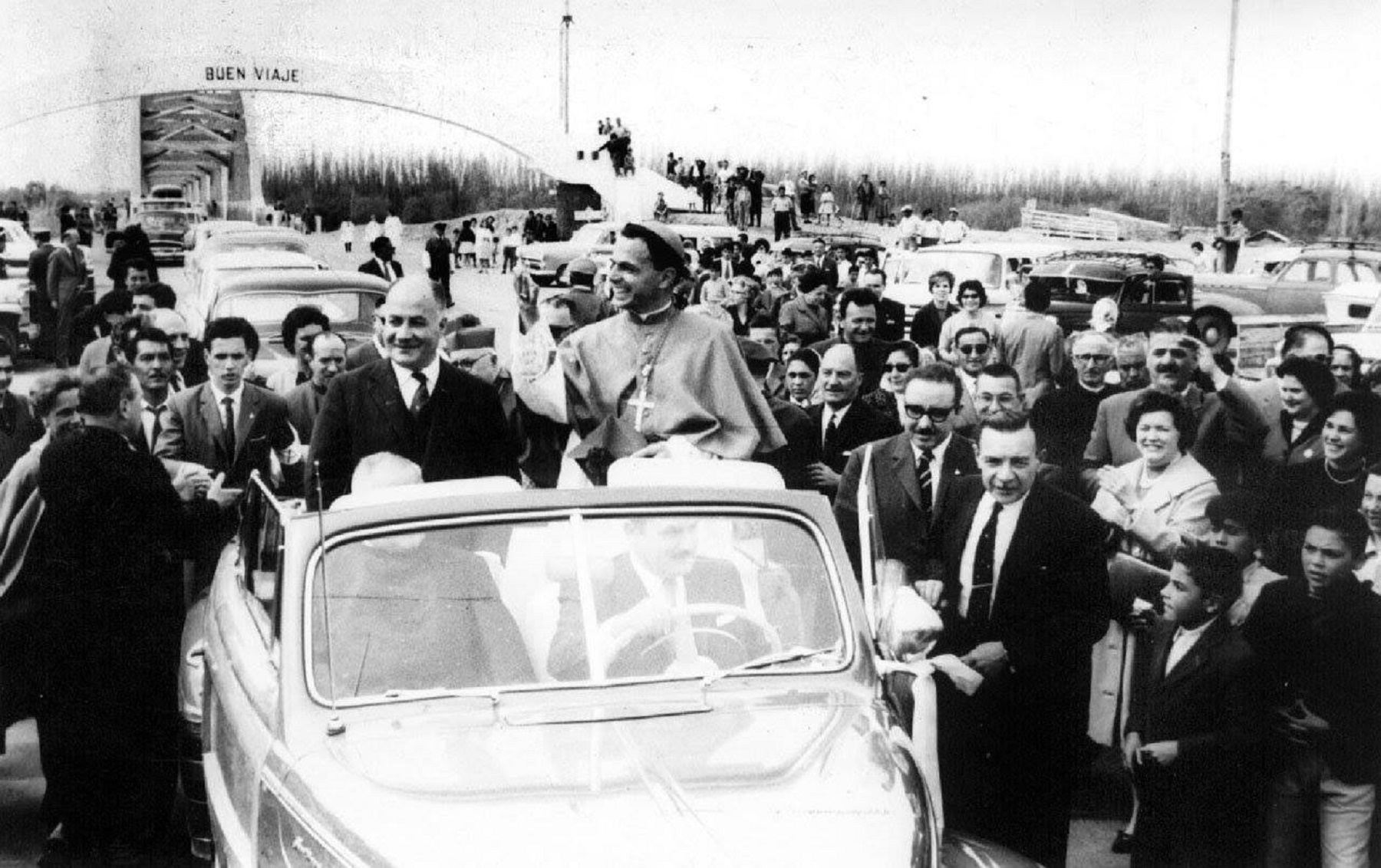 El día que De Nevares besó a Neuquén y otros recuerdos a 30 años de su ...