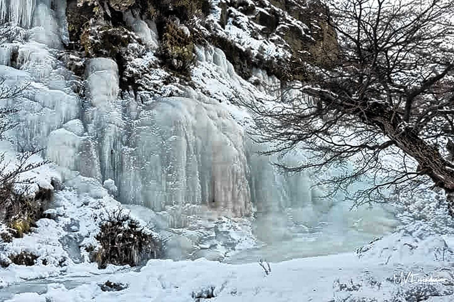 En fotos | Se congeló la emblemática cascada de Río Turbio en medio de ...