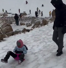 Advierten sobre turistas que practican culipatín en el cerro Catedral ...