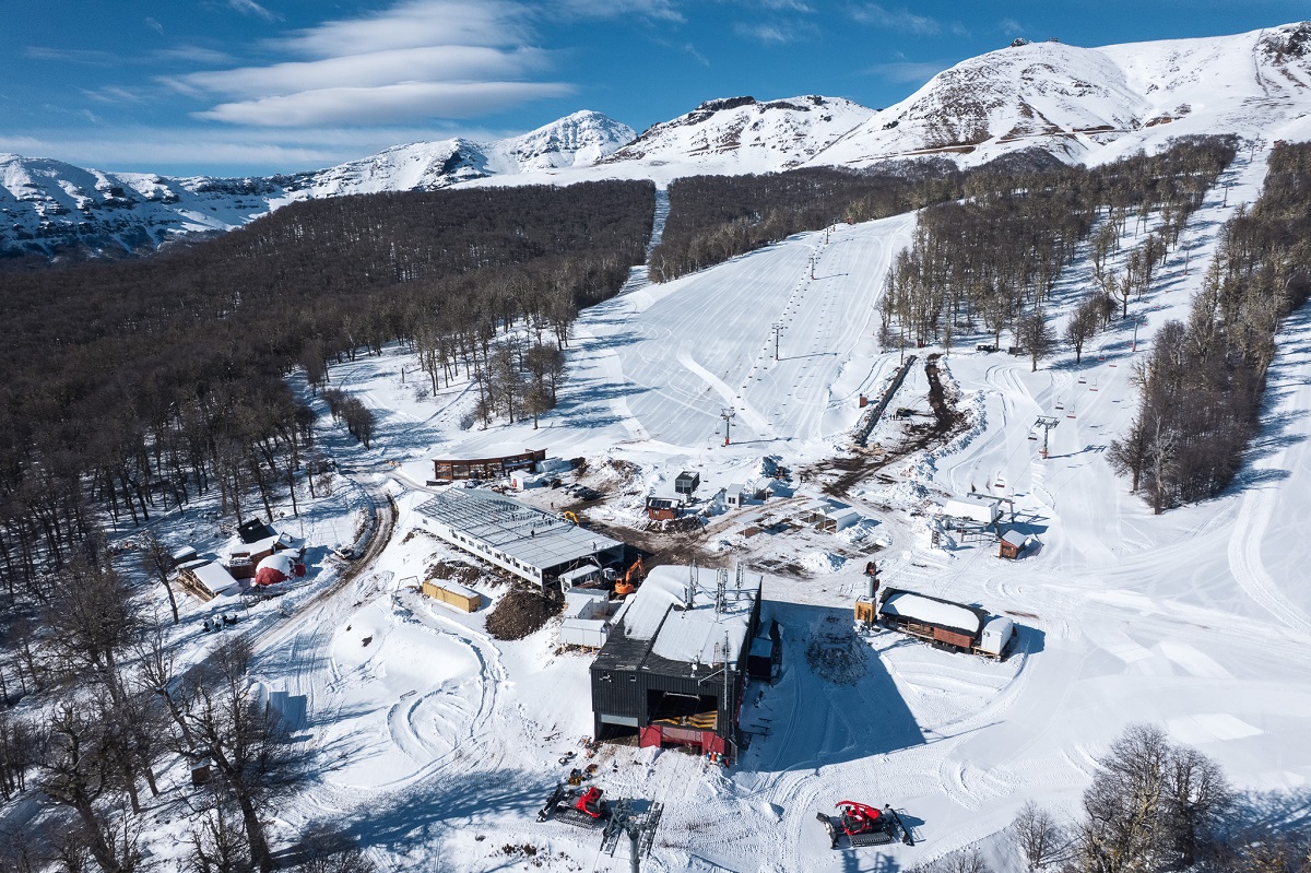 Cerro Chapelco a toda marcha: construyeron en 15 días un parador que ...