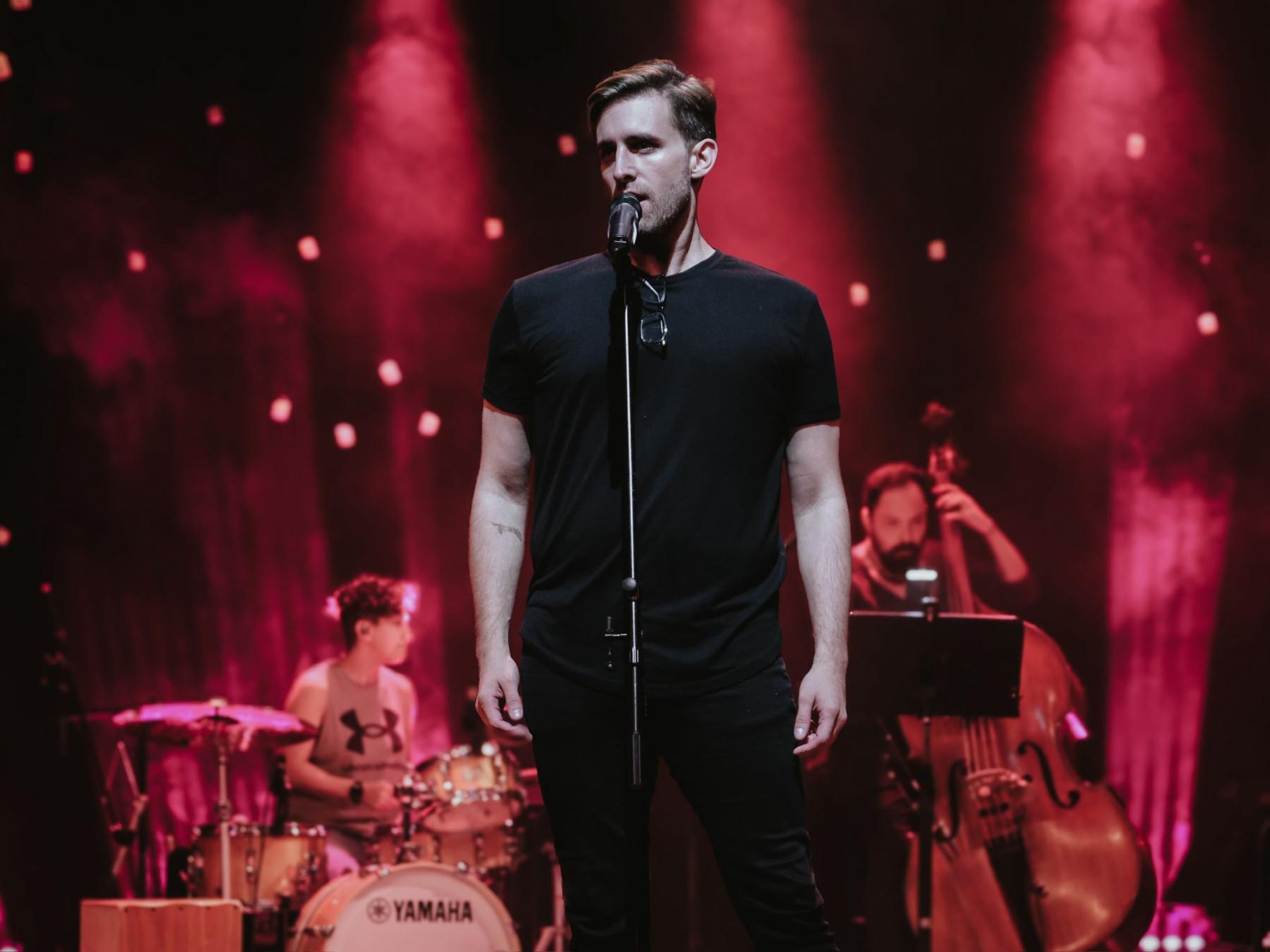 Javier Manente, estrella de Broadway, regresa a Neuquén con shows ...