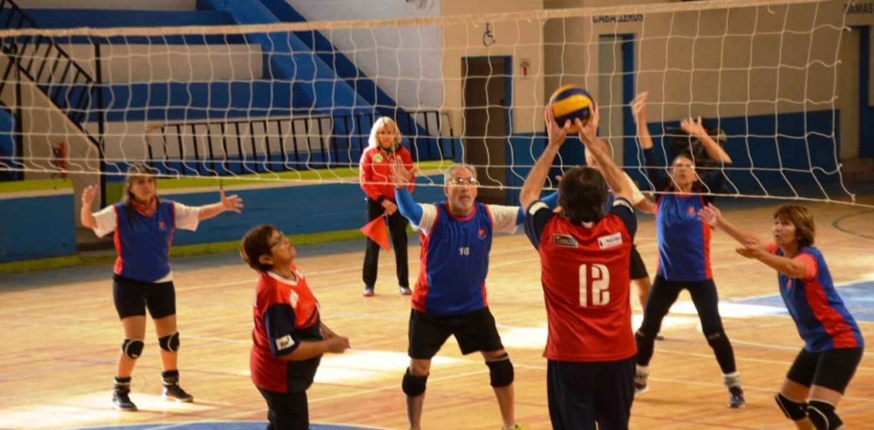 ¿Qué es el Newcom? El deporte que apasiona a los +60 en todo el país - Diario Río Negro