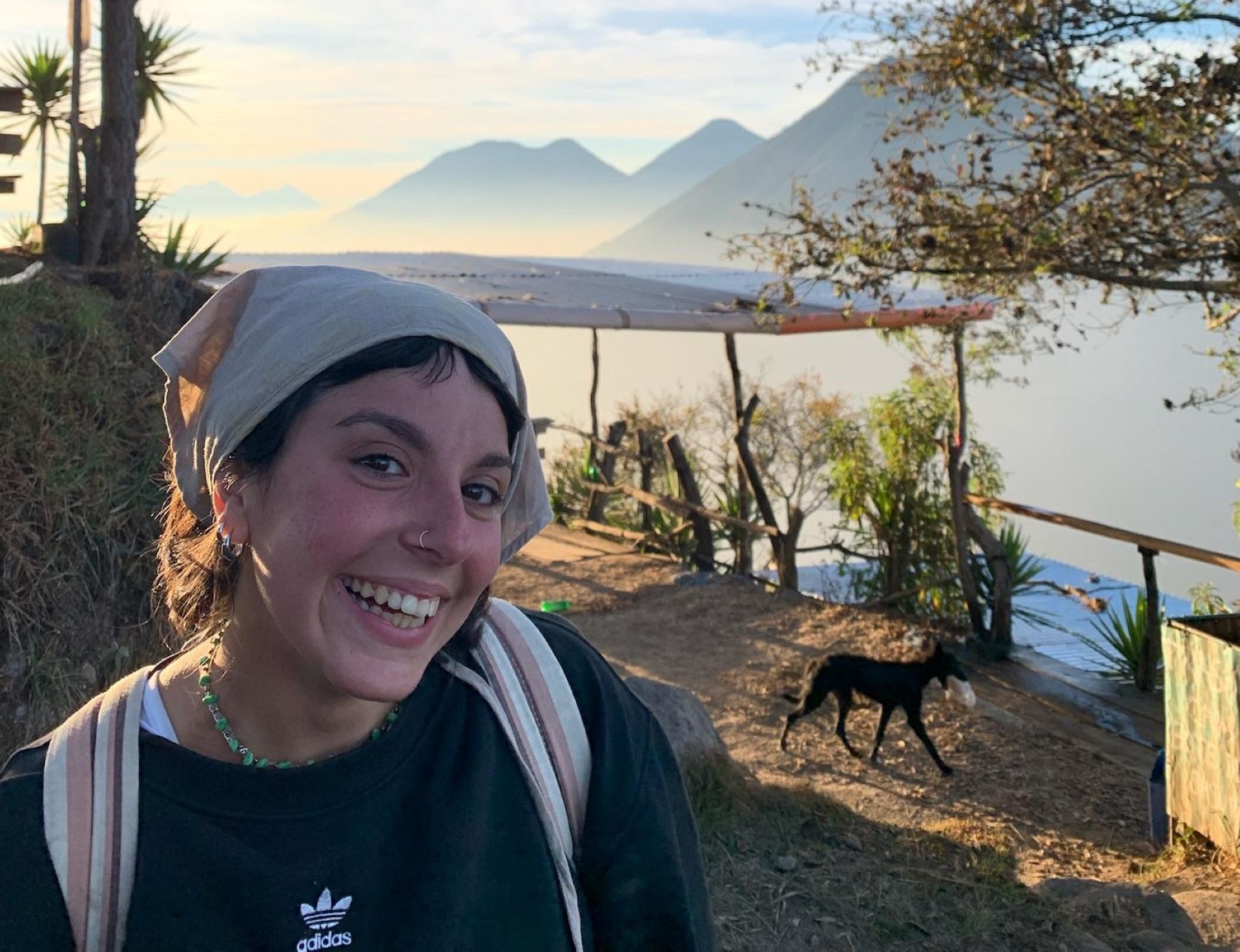 Chiara viaja sola para encontrarse, de Lamarque al mundo, con una ...