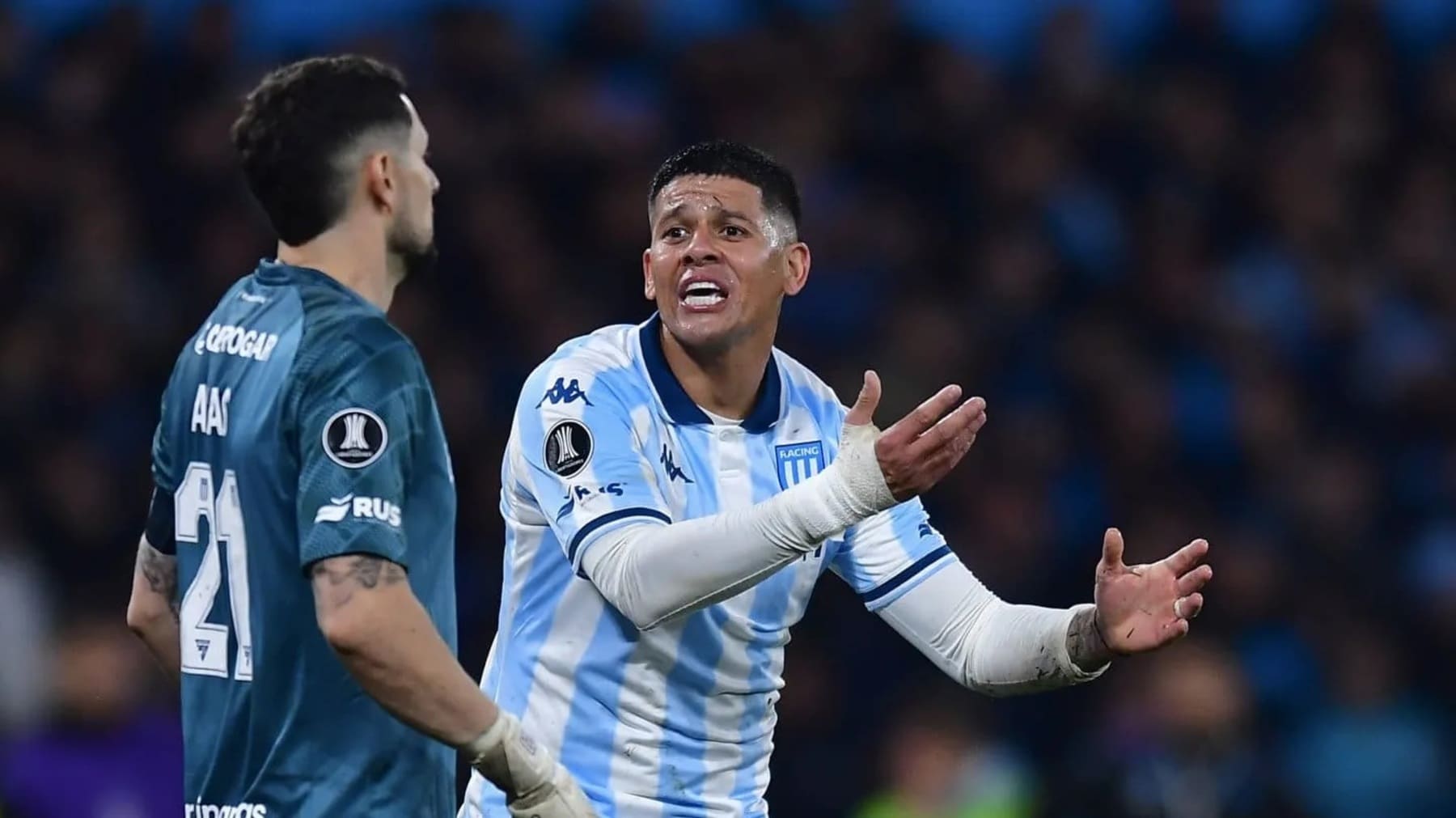 La polémica noche de Marcos Rojo en Racing: le anularon un gol y ...