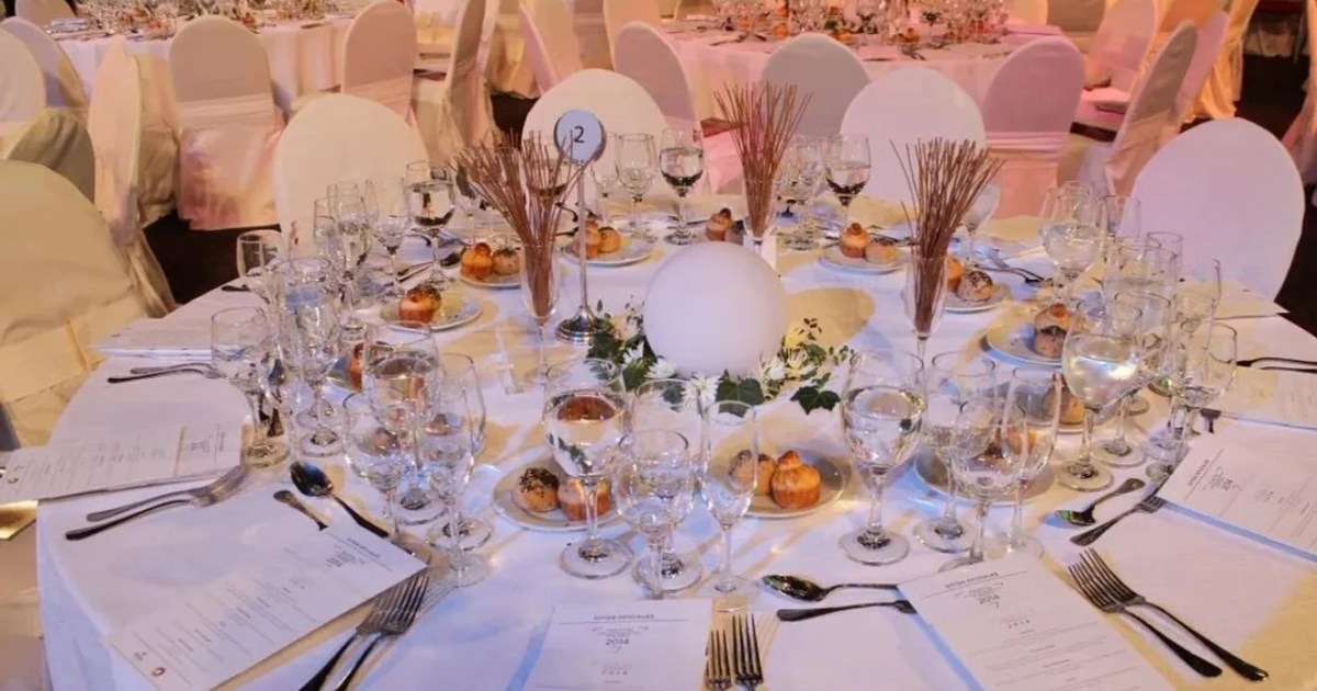 El menú del Martín Fierro, desde adentro: burrata entera, costilla 24 ...