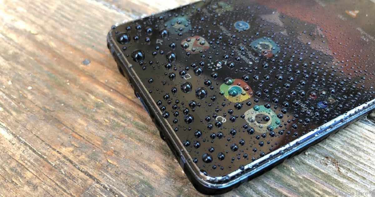 ¿Se te mojó el celular? Lo que se debe hacer y lo que no - Diario Río Negro