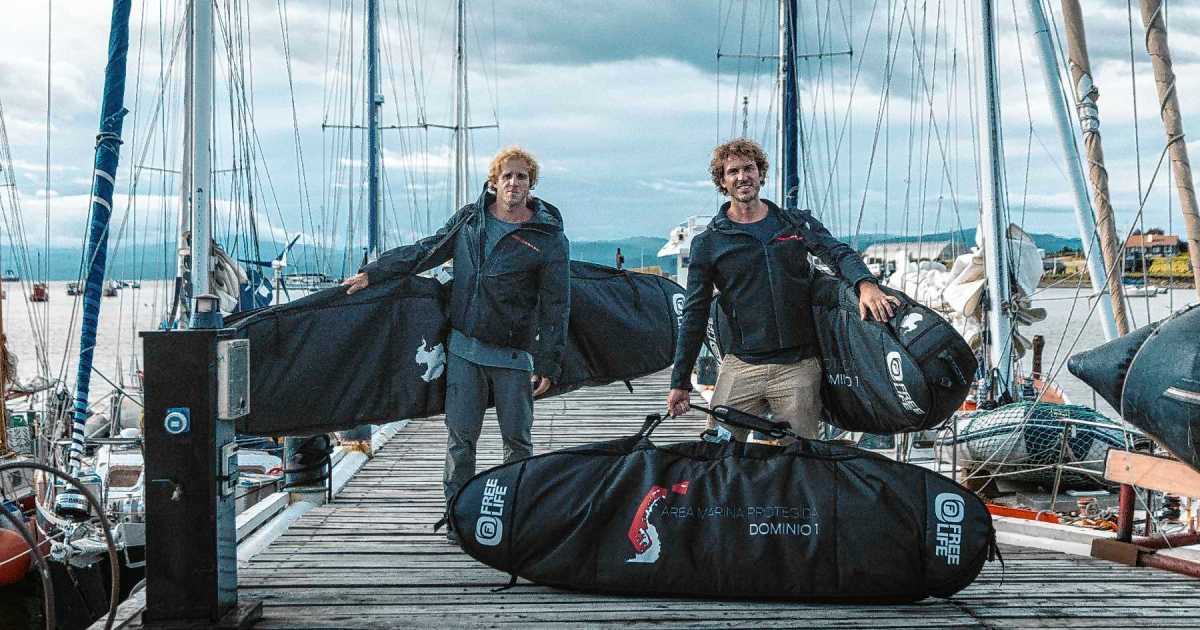 Gauchos del mar: dos hermanos surfearon las olas de la Antártida para ...