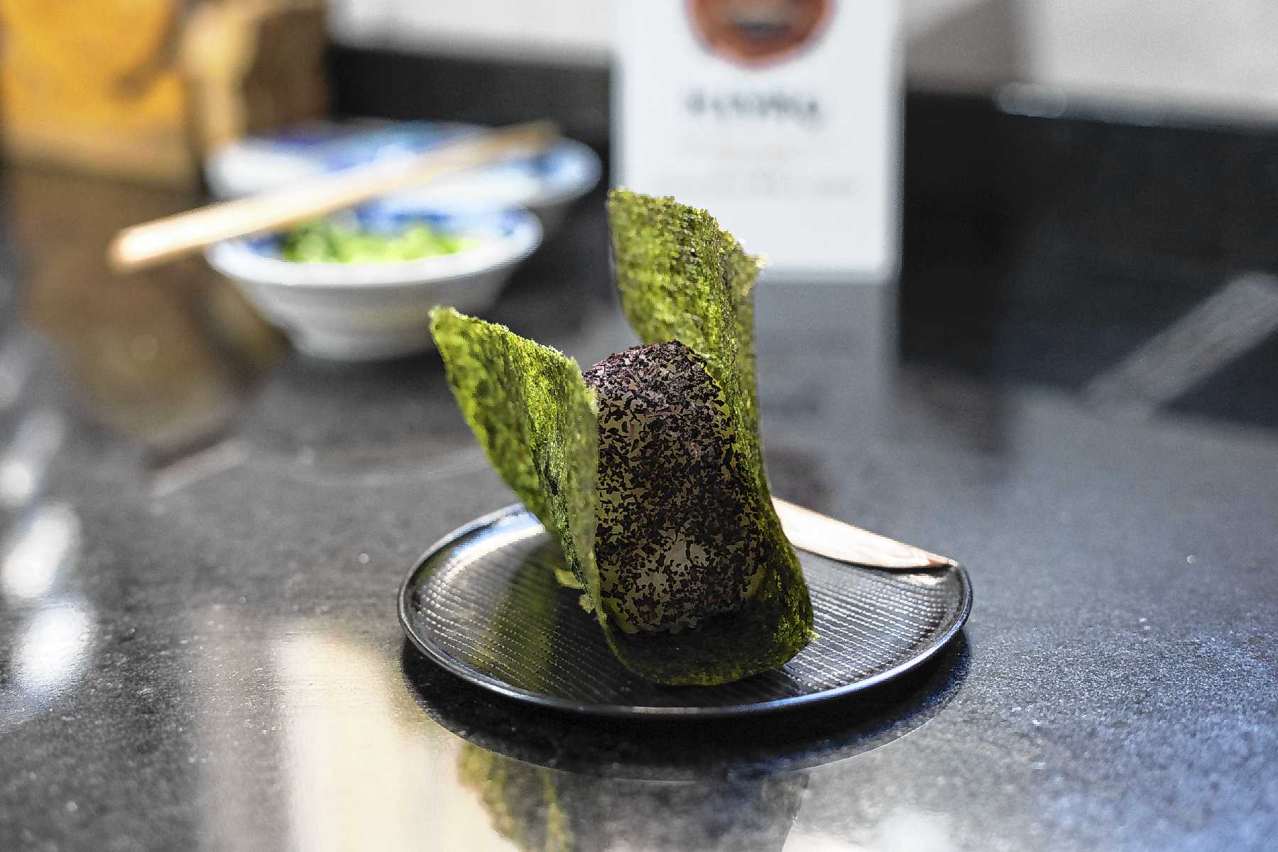 Viaje al corazón de la cocina japonesa en Viedma: así cocinan Leo ...