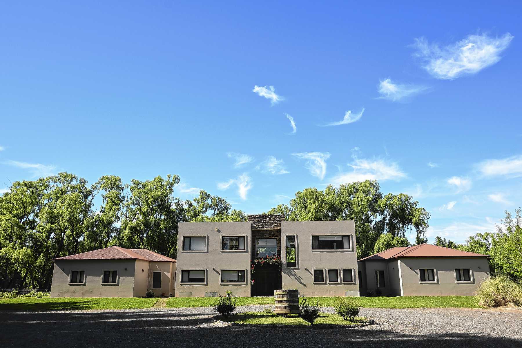 Volver a Villa Regina, una chacra y una casa frente al río: la historia ...