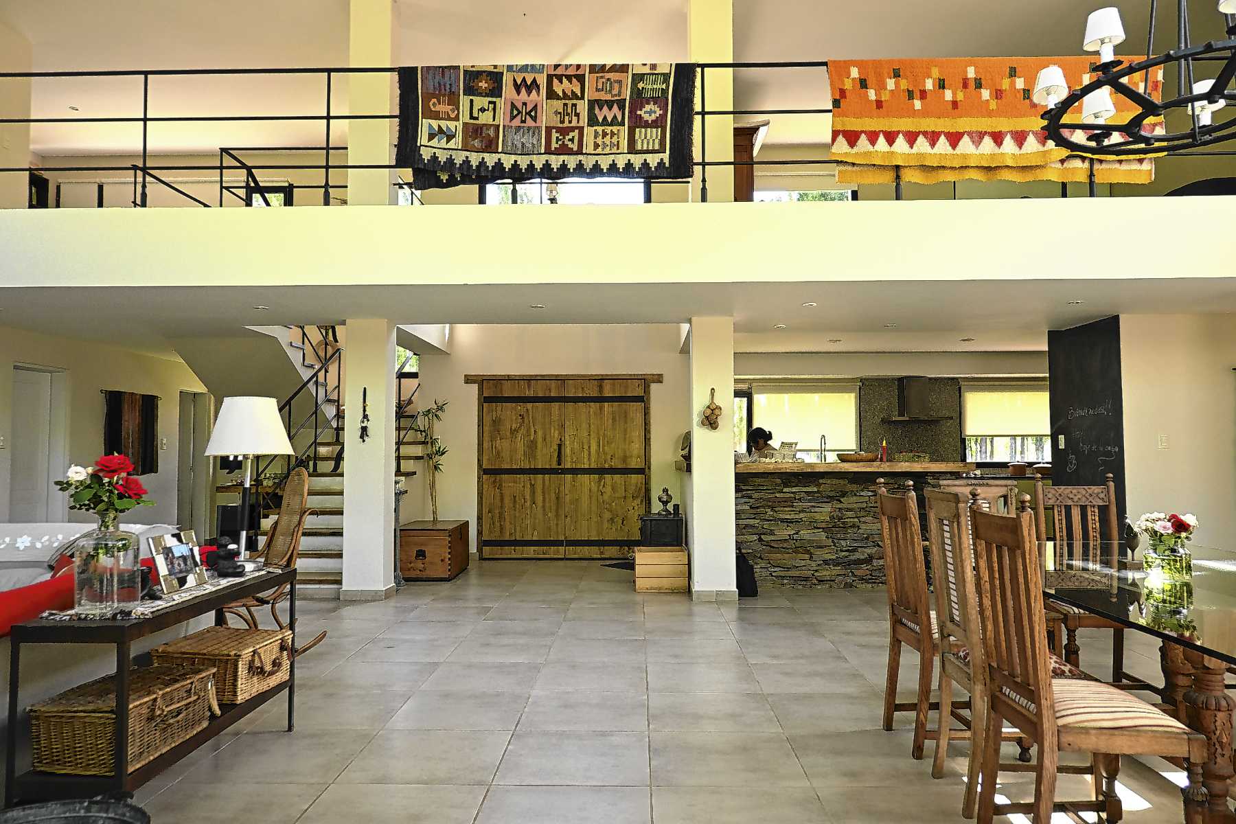 Volver a Villa Regina, una chacra y una casa frente al río: la historia ...