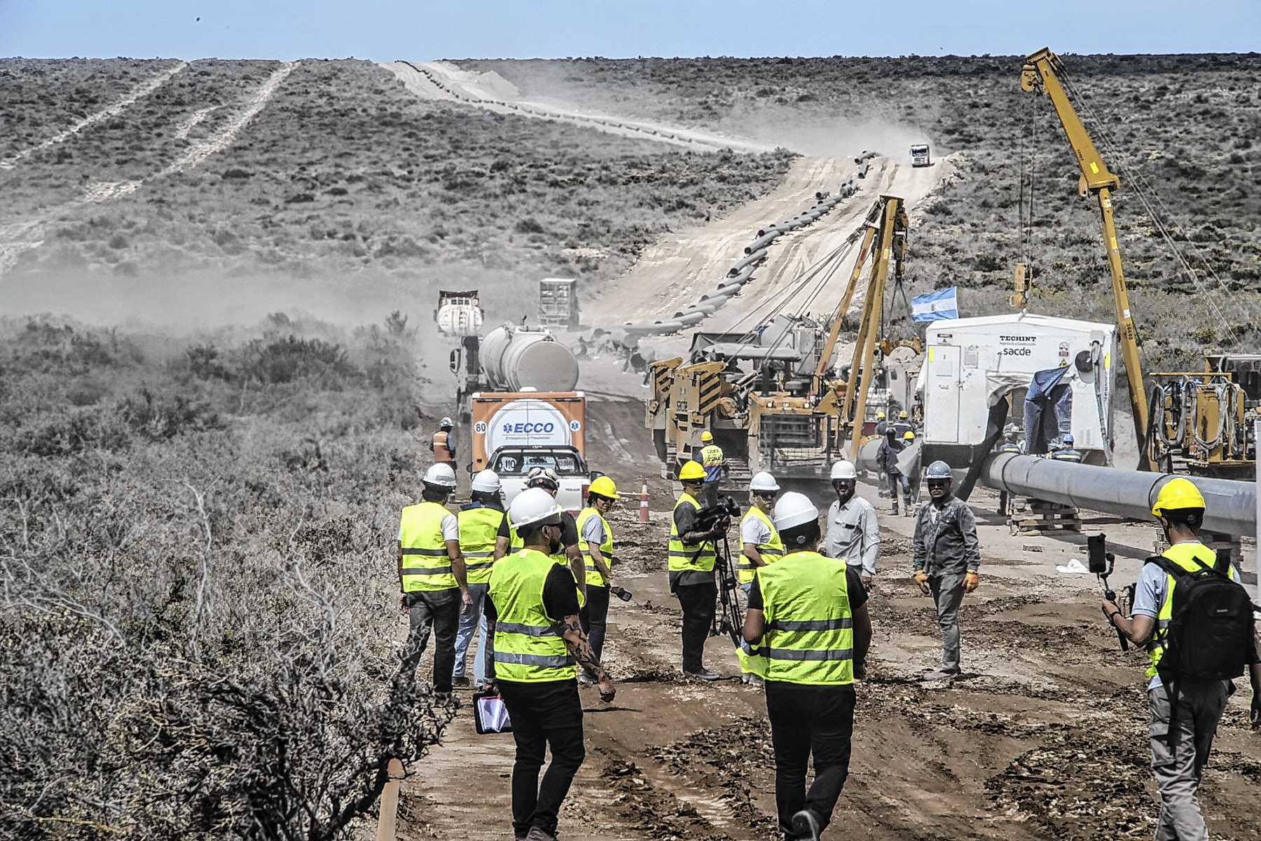 Fotogalería | El avance del Oleoducto Vaca Muerta Sur: soldaduras, récords y el inicio de la ...