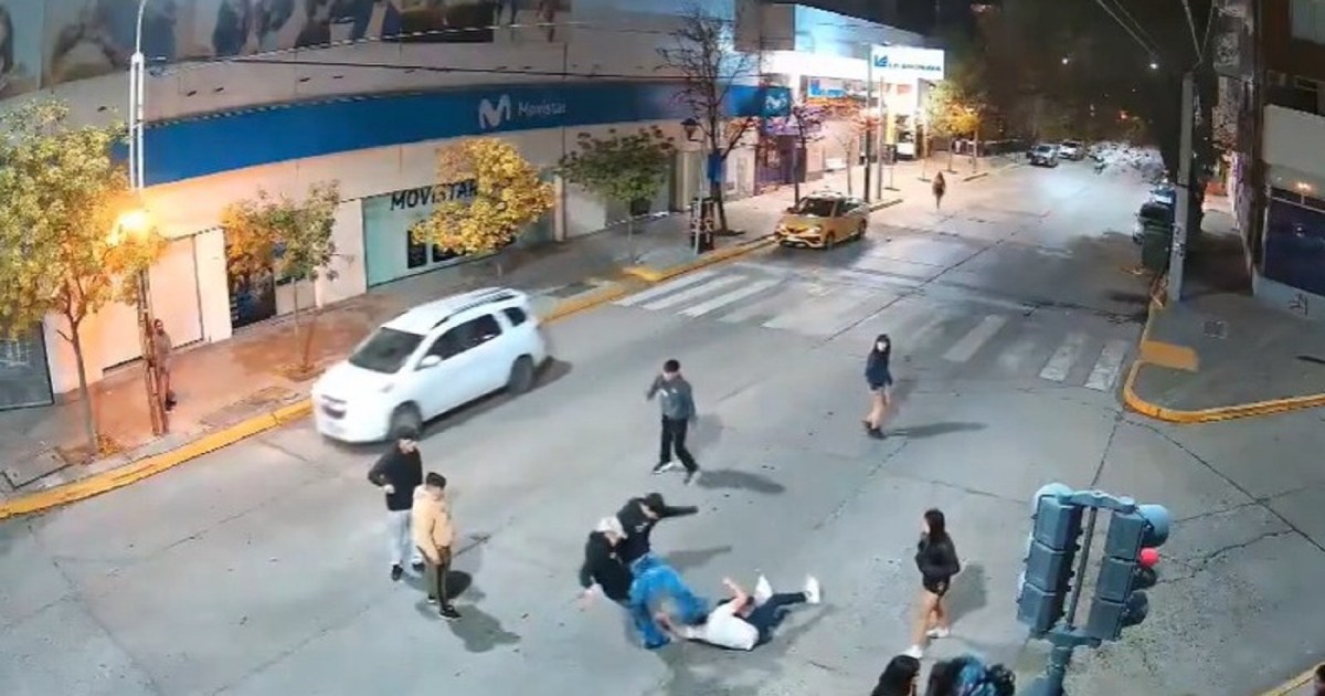 Los condenaron por golpear brutalmente a un joven que salía de un ...