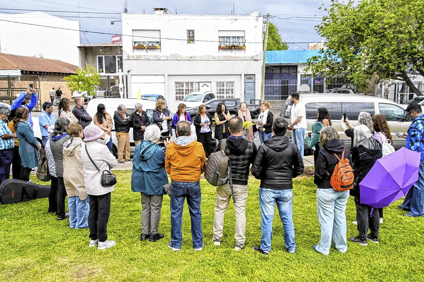 El paseo de las Abuelas de Plaza de Mayo tiene un árbol por el Nieto ...