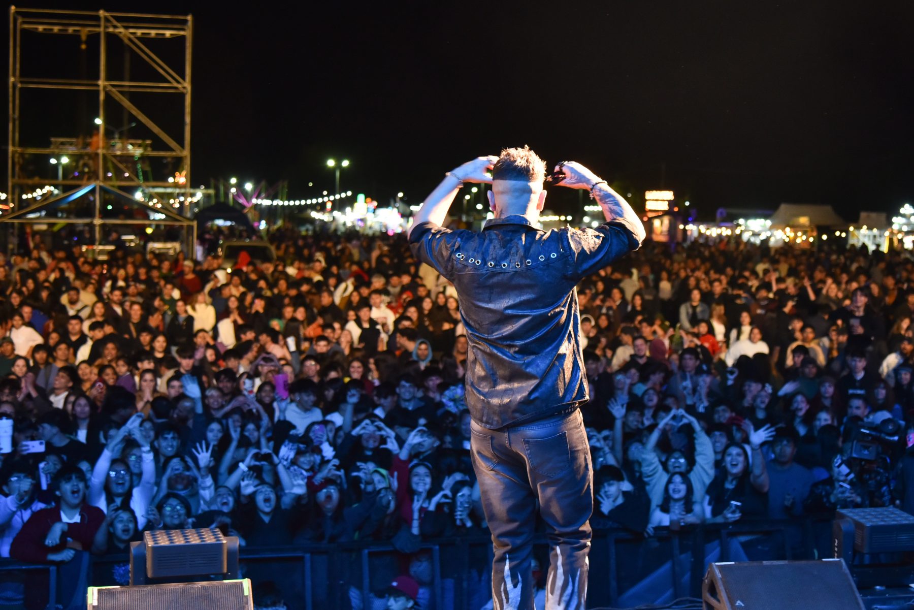 Choele Choel explotó en su primera noche de la Fiesta del Folklore y la ...