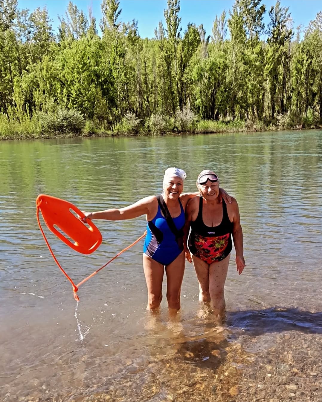 Neuquén ofrece clases gratuitas de natación en sus ríos: una propuesta ...