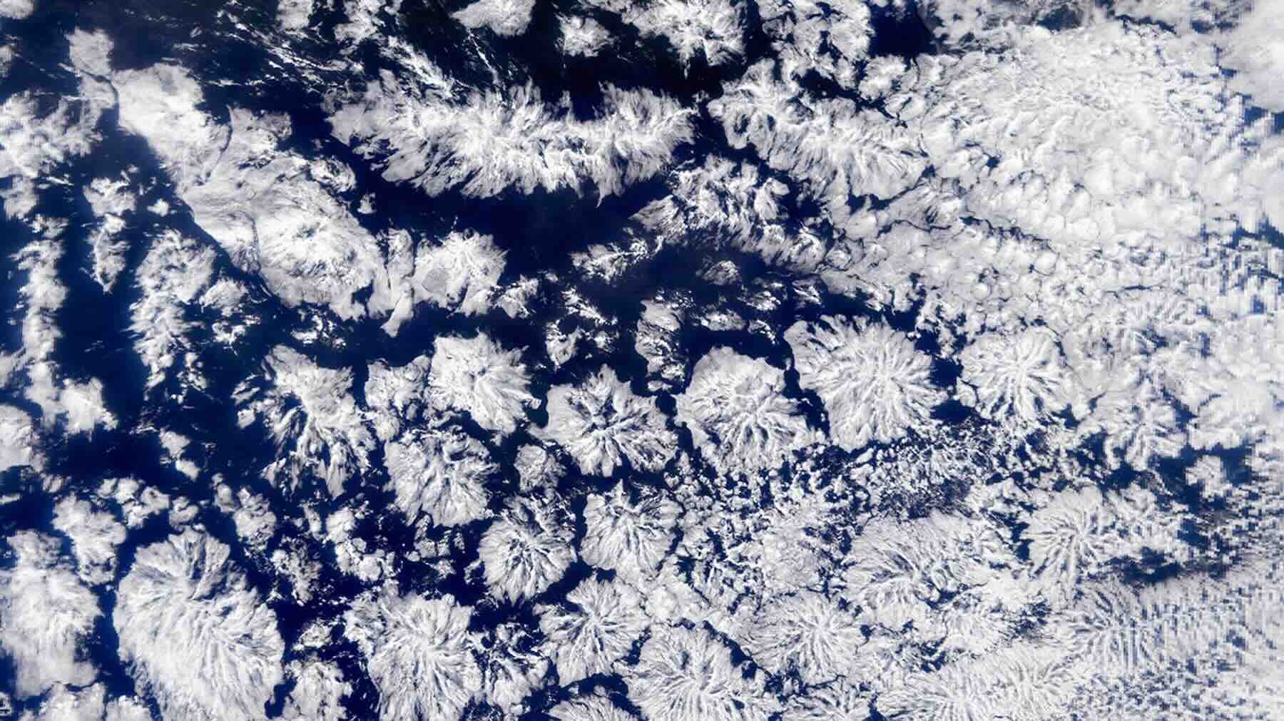 La NASA lanzó su calendario científico 2026: un viaje visual por el ...