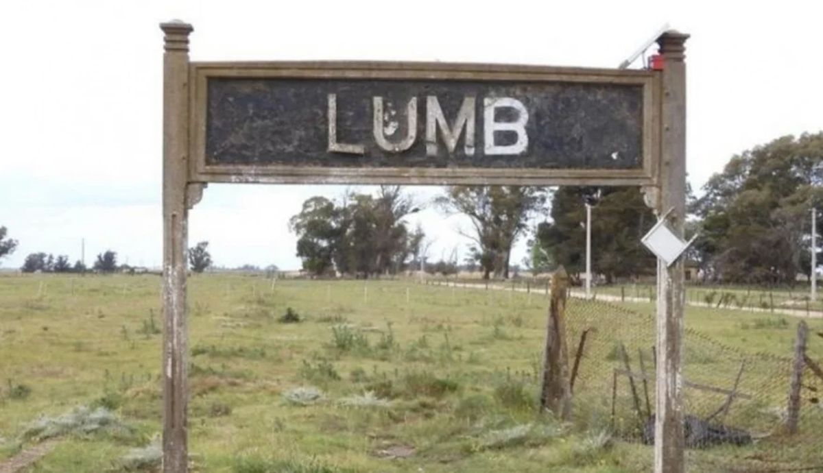 Entre ruinas y rieles: dónde queda el pueblo olvidado que atrapa a los ...