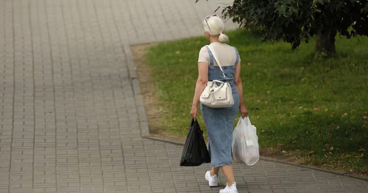 Qué es la “caminata del granjero”: el ejercicio de moda que mejora la ...