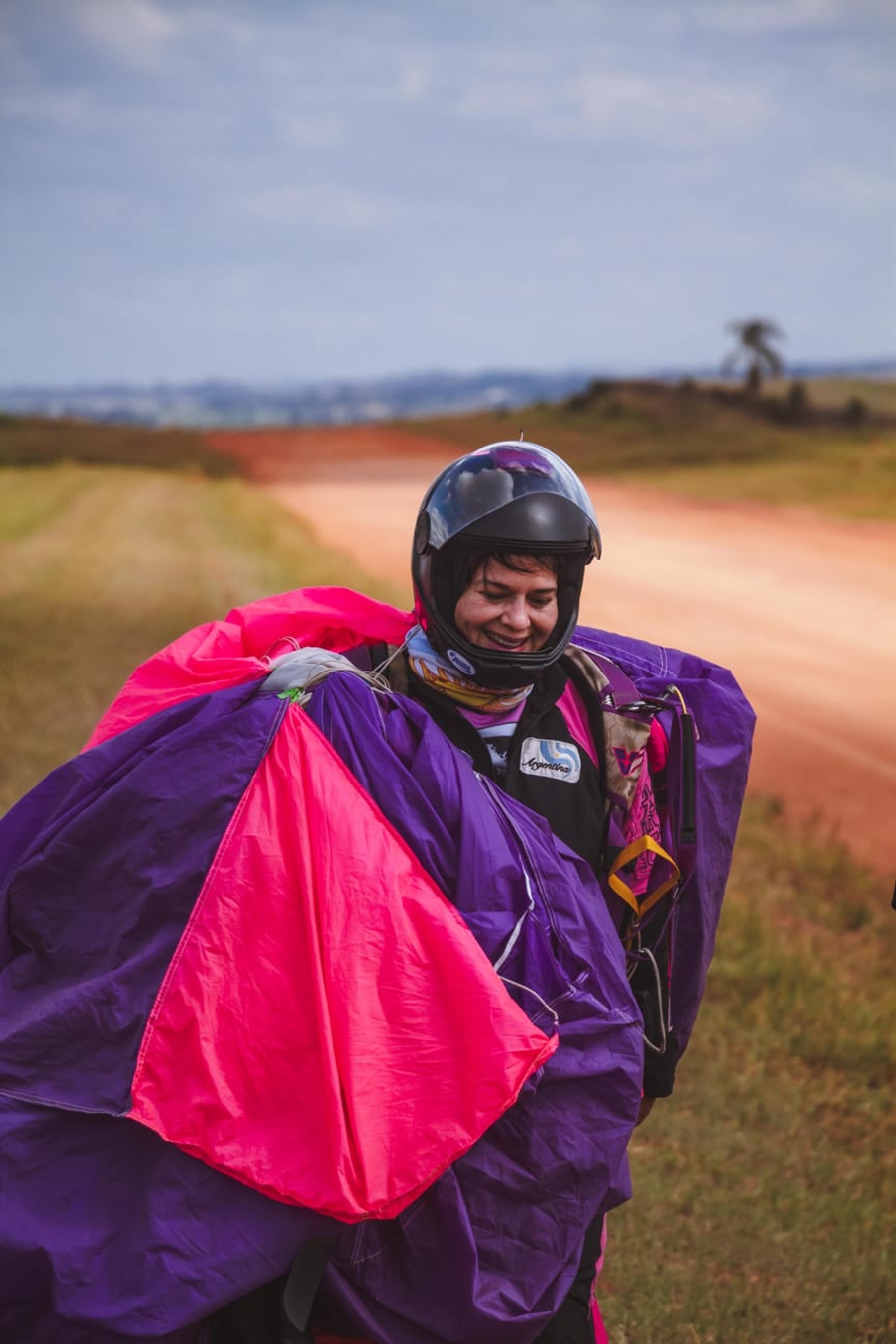 Marcela, la paracaidista de Neuquén que desafía los límites del cielo ...