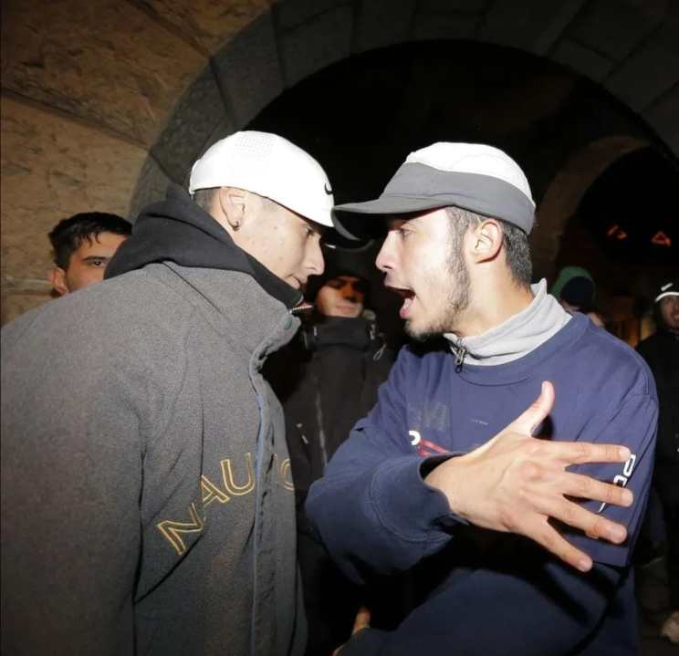 Las batallas poéticas que se libran en el Centro Cívico de Bariloche ...