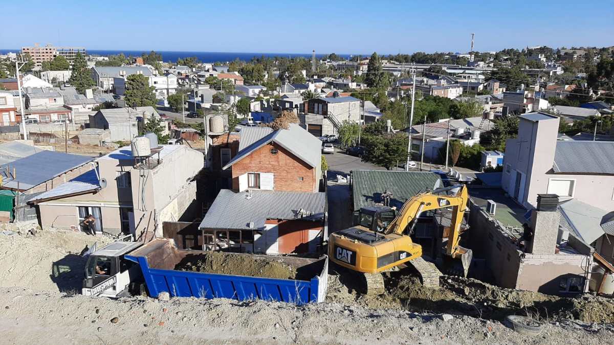 Comodoro Rivadavia: «Vimos cómo, de golpe, se partía el piso y cómo se ...