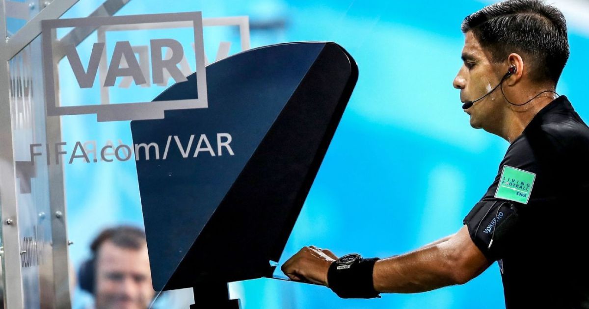 Las nuevas reglas que incluirían en el VAR para agilizar el juego de ...