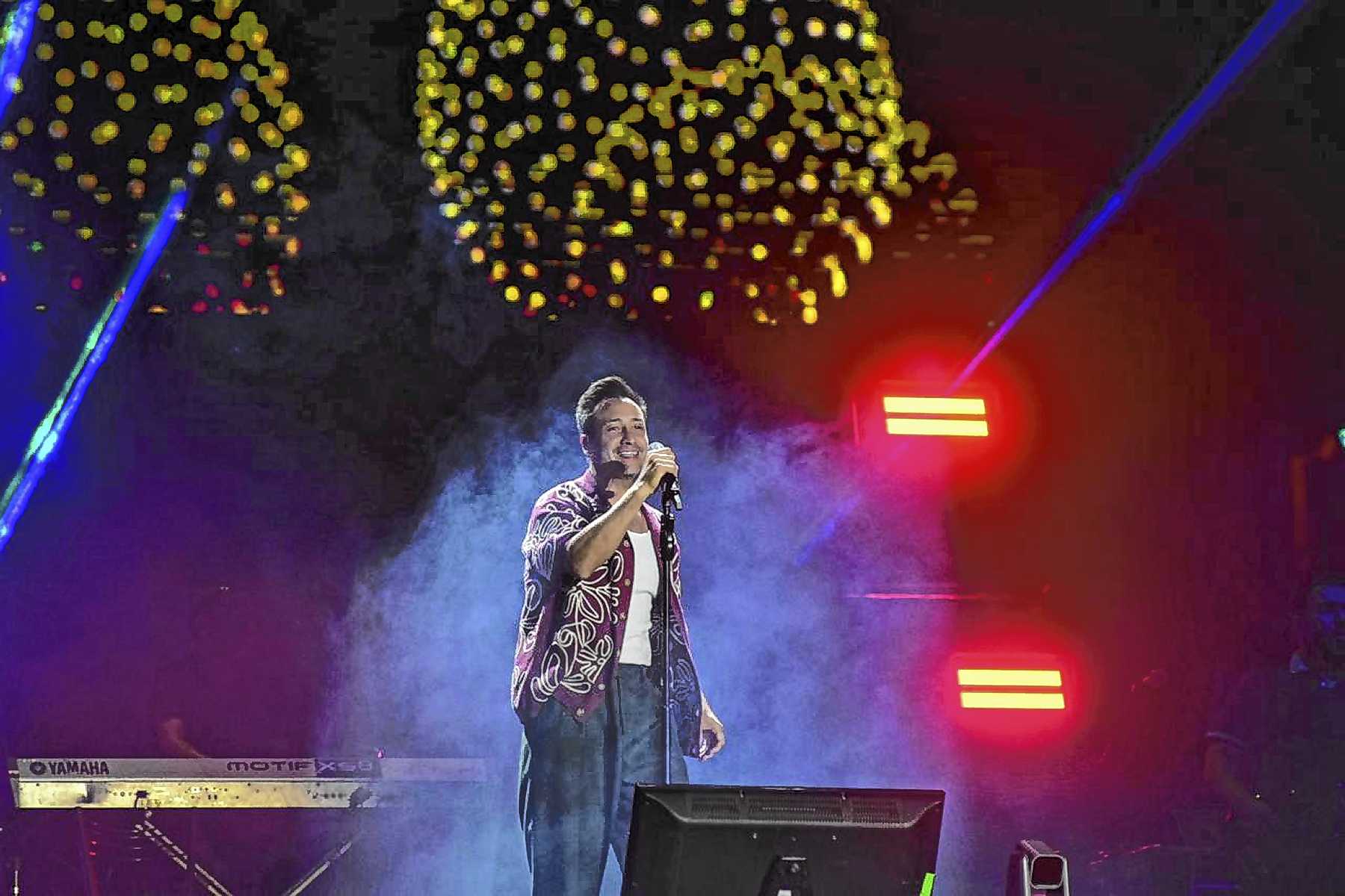 Luciano Pereyra y Karina hicieron vibrar la Fiesta de la Confluencia ...