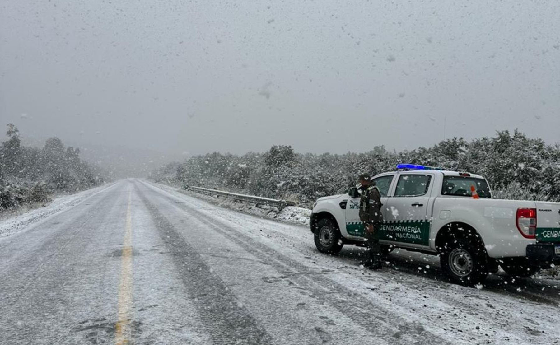 Video | Nieve en pleno verano: las postales del sorpresivo temporal en ...