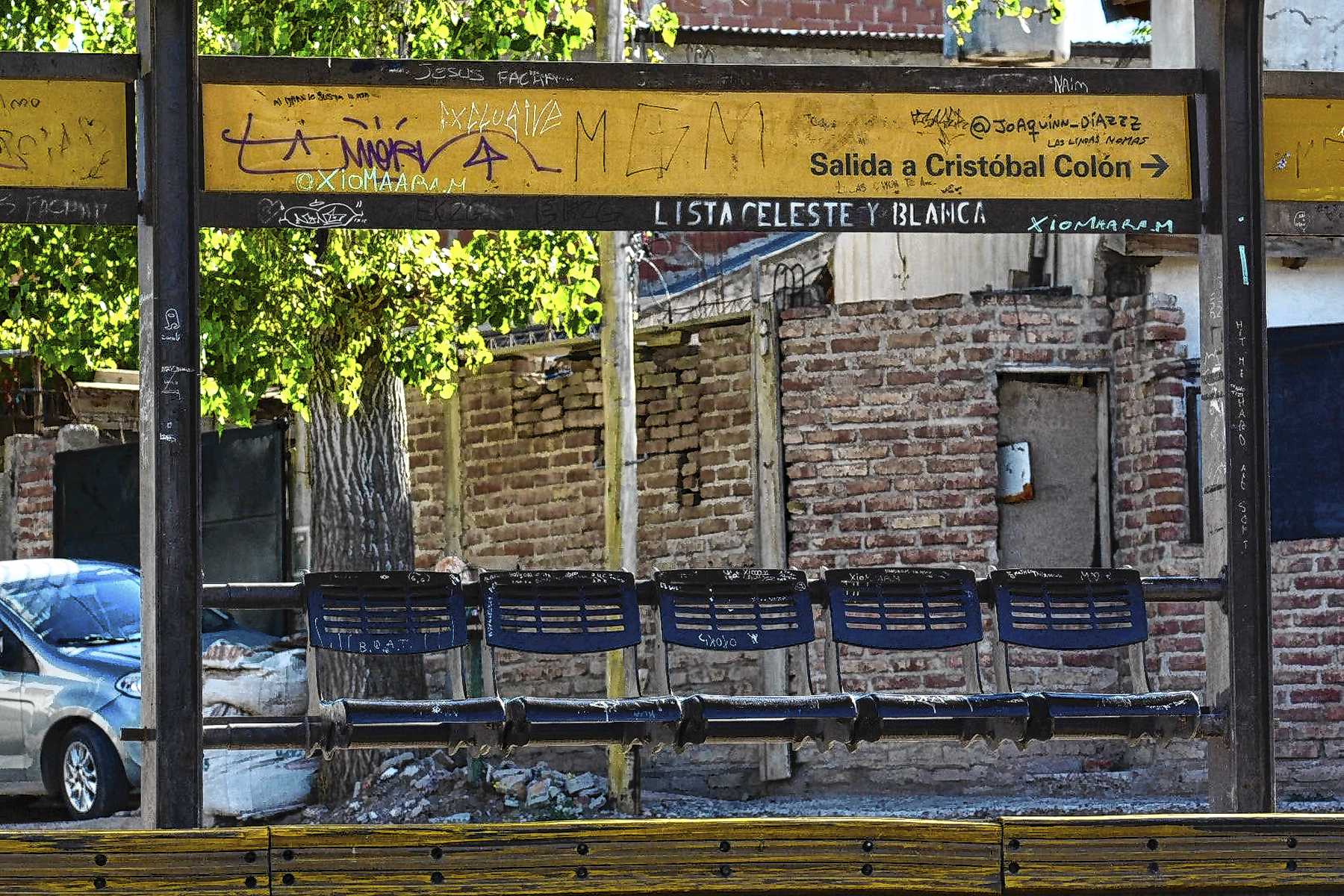 Cambian las paradas del Metrobús en Neuquén: serán como las garitas del ...