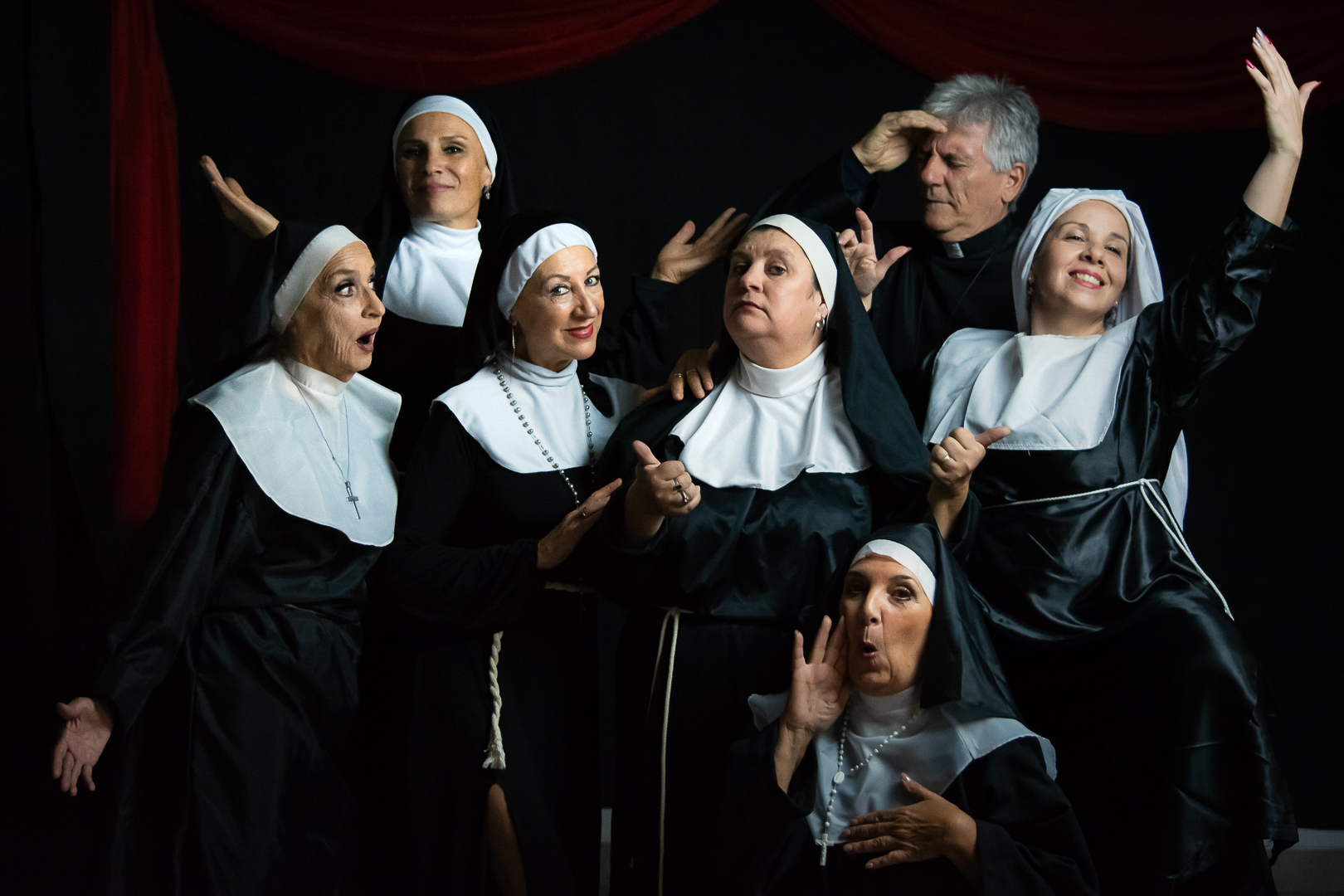 «Santa quiero ser»: seis monjas, un cura… y un musical - Diario Río Negro