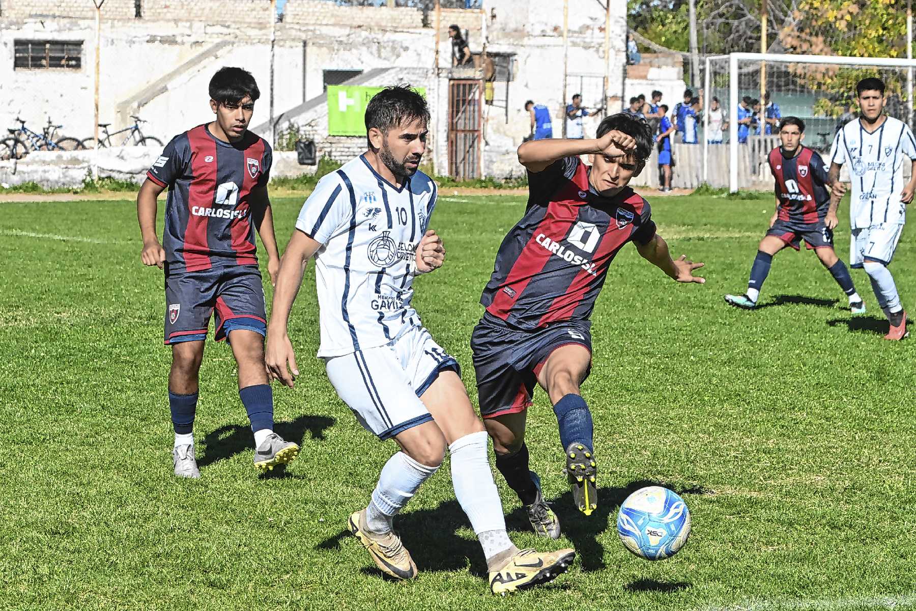Liga Confluencia: Regina le ganó el duelo de punteros al Carcelero ...