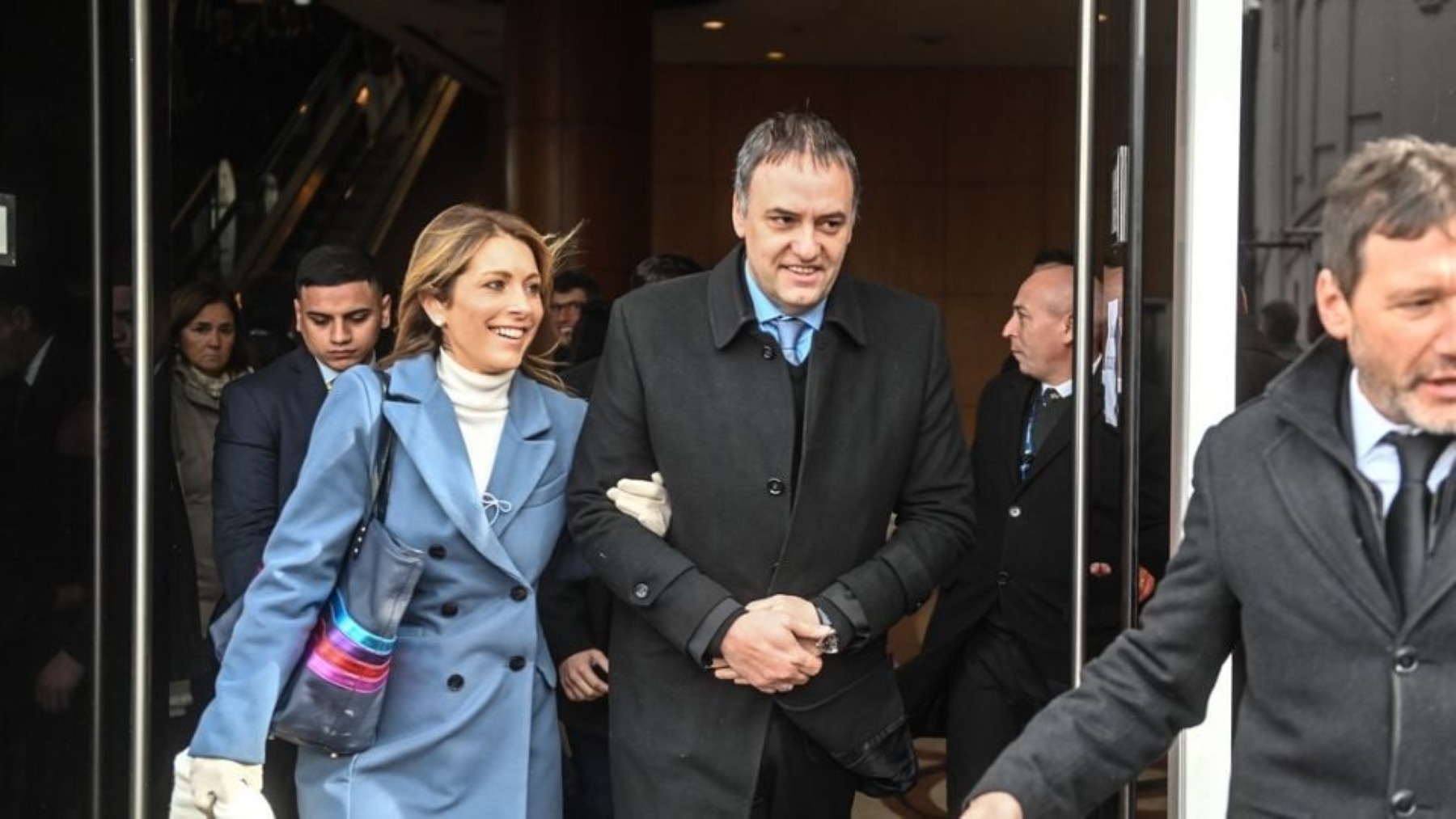 Aruba sin tarjetas: la Justicia detectó que Adorni pagó casi 9.000 ...