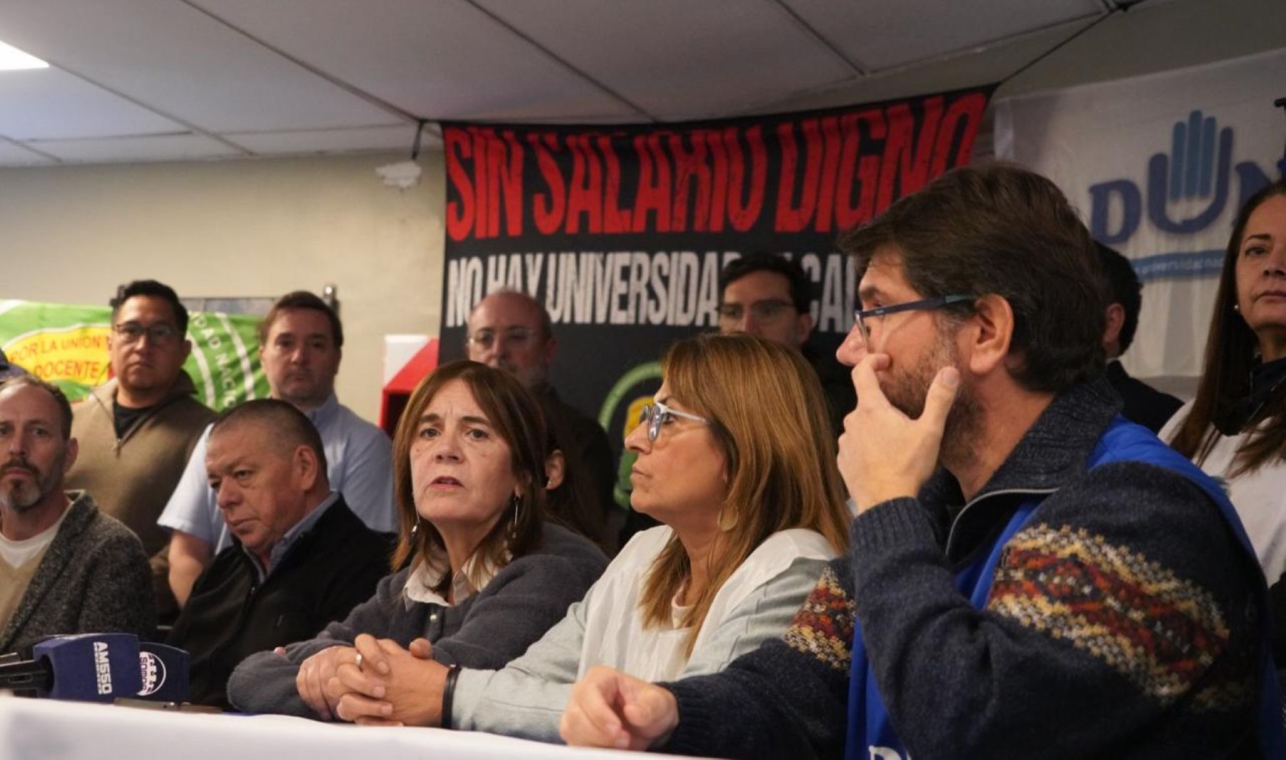 Cuarta marcha universitaria: la UNCo «vuelve a la calle» y denuncia más ...