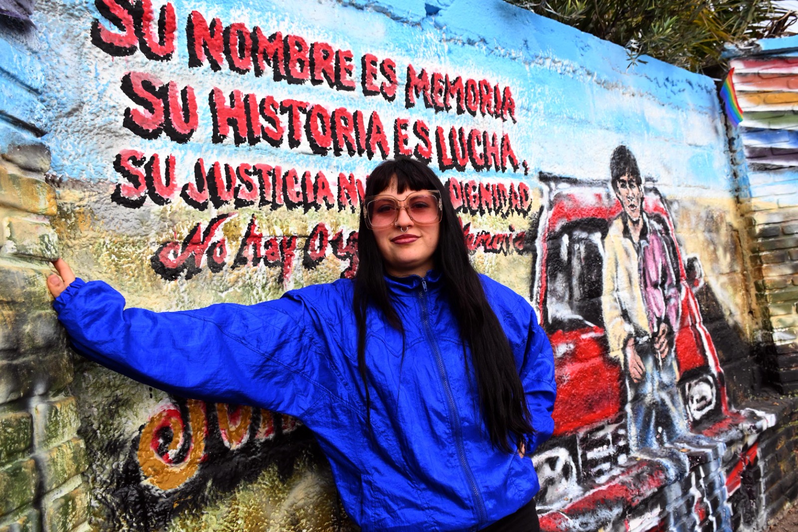 Azul Eva, la artista que encontró en la Patagonia un lienzo gigante ...