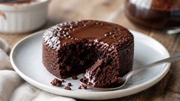 Sin harina ni horno: cómo hacer torta de chocolate en 5 minutos ...