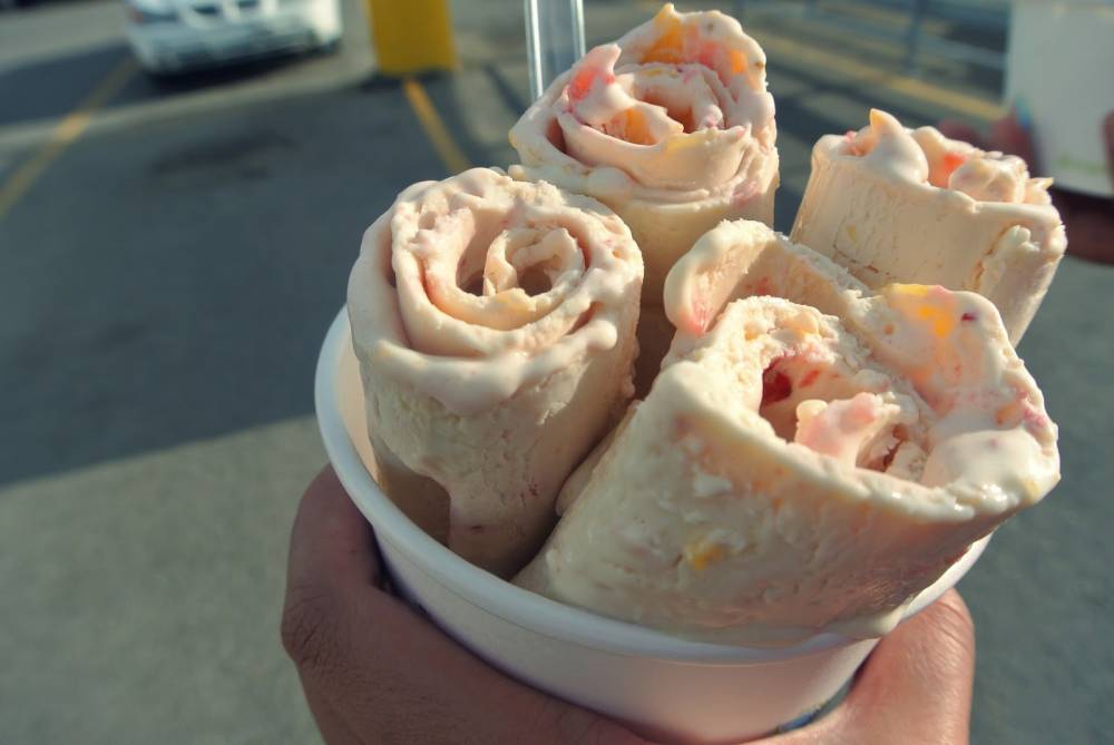 Helados en rollos, una tendencia recién premiada - Diario Río Negro