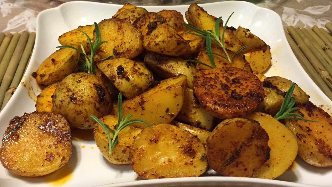 Dos versiones de cómo hacer papas rústicas - Diario Río Negro