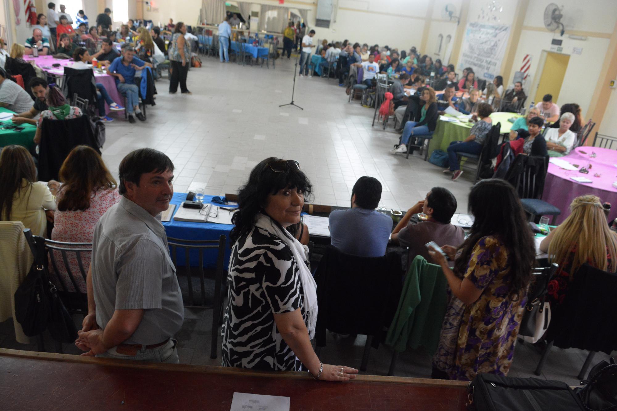 Paritarias: Unter y ATE debatían sus posturas en Roca - Diario Río Negro